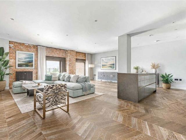 Switch House West, Battersea Power. 3 bed flat to rent £14,000 pcm £3,231 pw