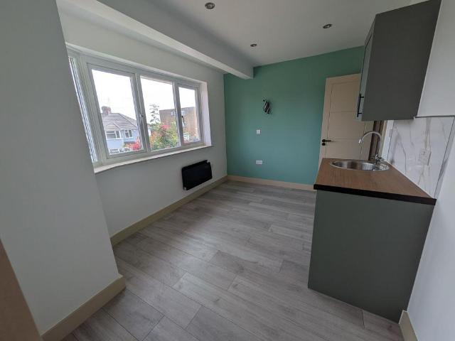 Swingate Lane, London, SE18 7 bed house to rent £7,350 pcm £1,696 pw