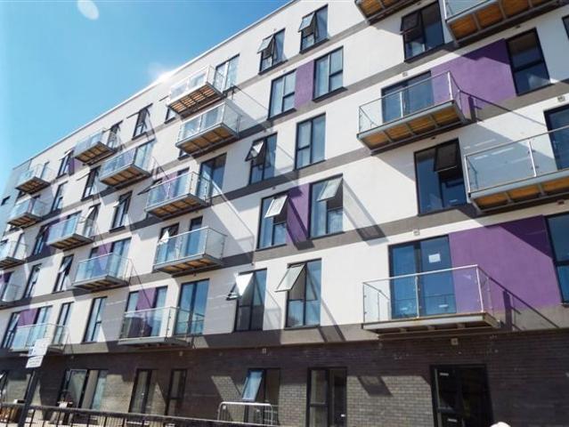 Swingate, Stevenage SG1, 2 bed flat to rent, £1,300 pcm | PrimeLocation
