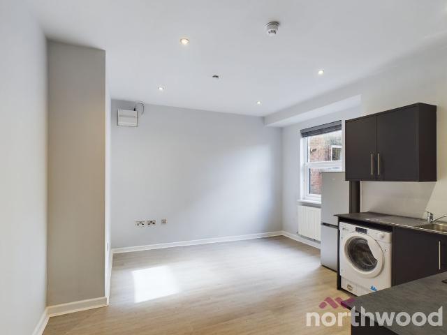 Swinley Road, Swinley, Wigan WN1, 2 bed flat to rent, £875 pcm | PrimeLocation