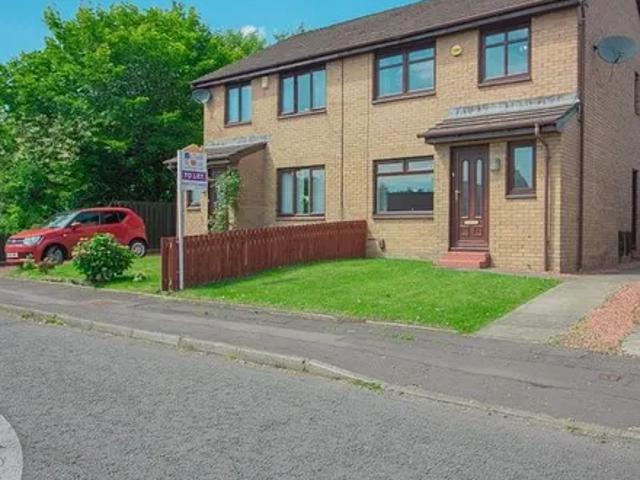Swinton Avenue, Glasgow, G69 6JG, United Kingdom | 3 bed apartment for rent #168161618 | Rentberry