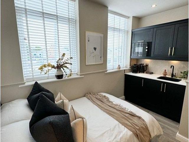 Swinton, Swinton, Manchester M27, Room to rent, £975 pcm | PrimeLocation