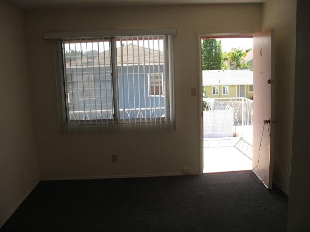 Swiss Chalet Studio Apartment for Rent at 1571 1571 Oliver & 4150,60&70 Ingra, San Diego, CA 92109 Pacific Beach