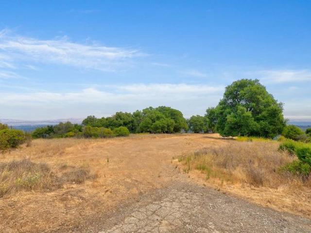 Swiss Creek Ln, Cupertino, CA 95014