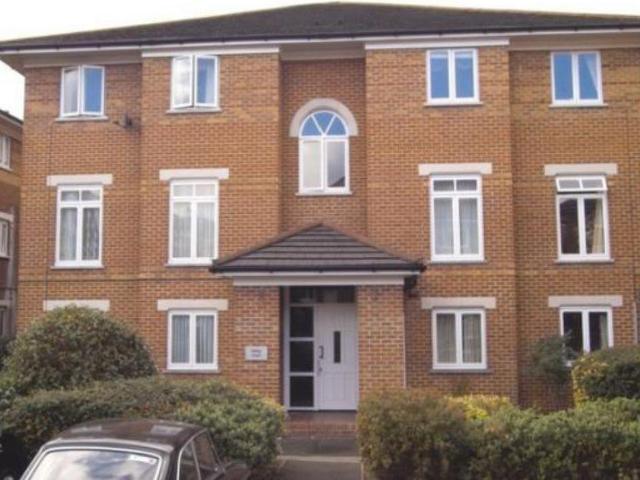 Swynford Gardens, London NW4 1 bed flat to rent £1,450 pcm £335 pw