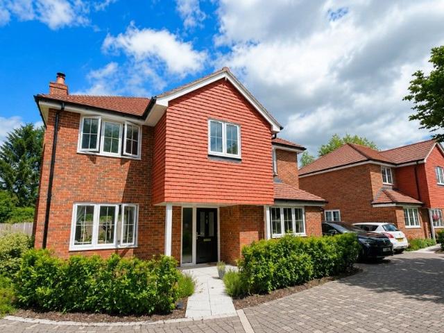 St Thomas Close, Chilworth GU4, 4 bed property to rent, £3,500 pcm | PrimeLocation