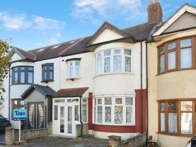 St. Thomas Gardens, Ilford, 3 Bedroom Terraced