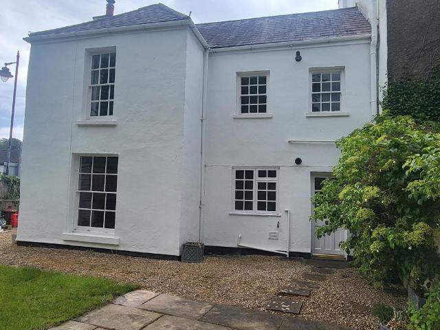 St. Thomas Square, Monmouth 4 bed semi detached house to rent £1,900 pcm £438 pw