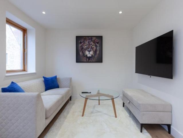 St Thomas Street, Oxford 1 bed apartment to rent £2,100 pcm £485 pw