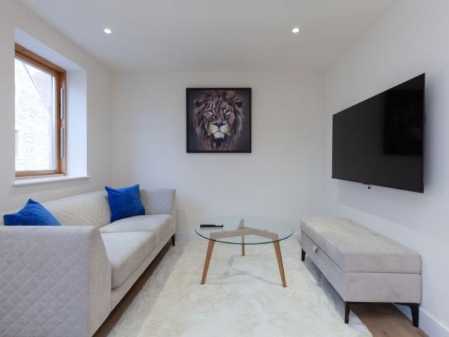 St Thomas Street, Oxford OX1, 1 bed flat to rent, £2,100 pcm | PrimeLocation