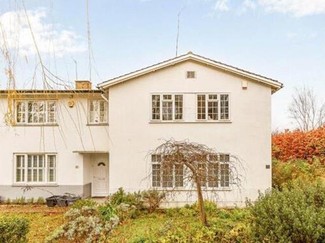 St. Thomas Road, London, 4 Bedroom End