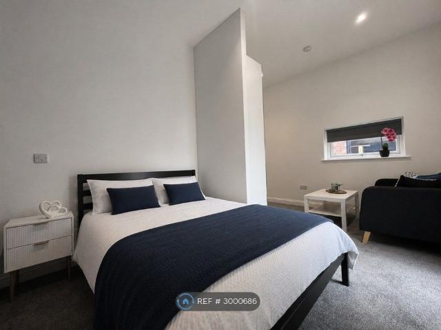 St Thomas's Road, Chorley PR7, Room to rent, £650 pcm | PrimeLocation