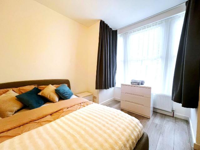 St. Thomas's Road, Finsbury Park, Islington, London N4, Room to rent, £1,150 pcm | PrimeLocation