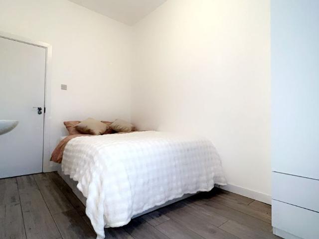 St. Thomas's Road, London N4, Room to rent, £950 pcm | PrimeLocation