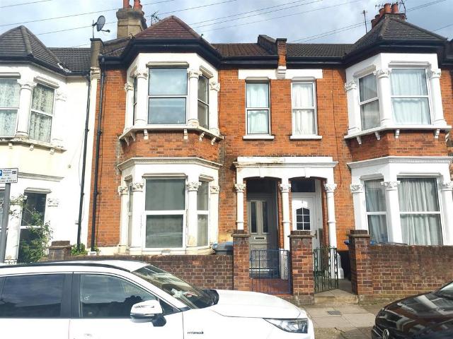 St. Thomas's Road, London 2 bed maisonette to rent £2,250 pcm £519 pw