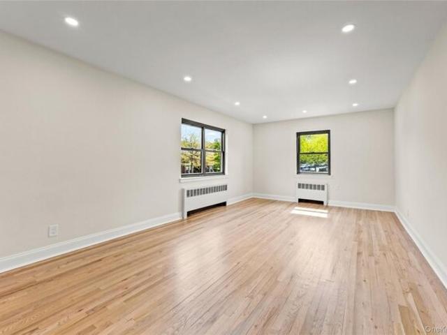 St Unit Nd, Bayside, Property For Sale