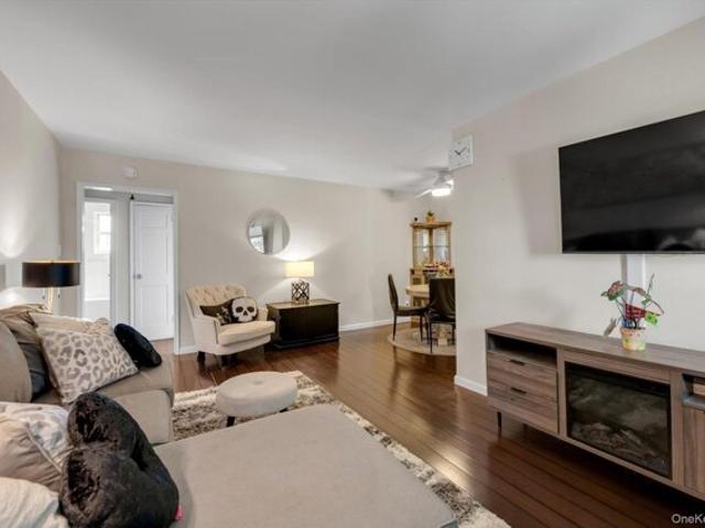 St Unit B, Bayside, Property For Sale