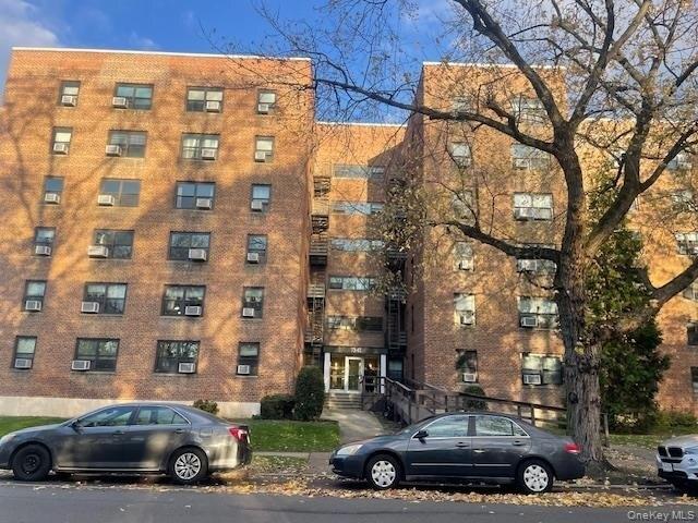 St Unit C, Oakland Gardens, Property For Sale