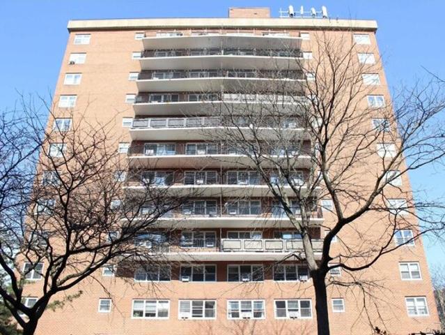 St Unit E, Forest Hills, Property For Sale
