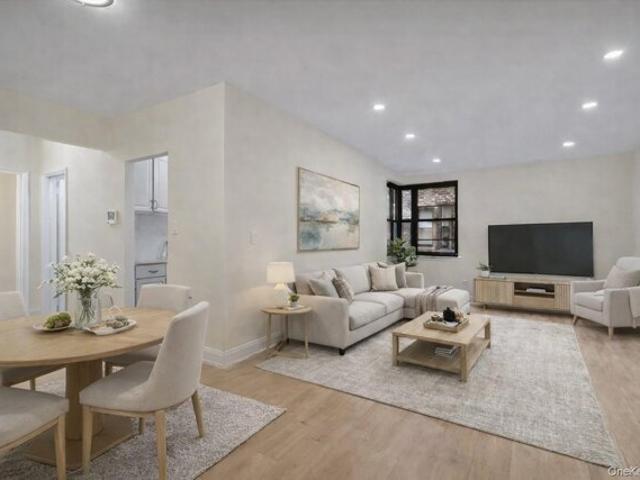 St Unit,east Elmhurst, Property For Sale