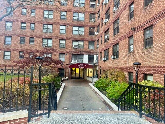 St Unit F, Rego Park, Property For Sale