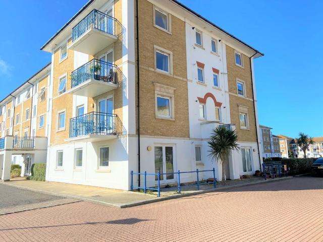 St Vincent's Court, Brighton Marina. 2 bed apartment to rent £1,550 pcm £358 pw