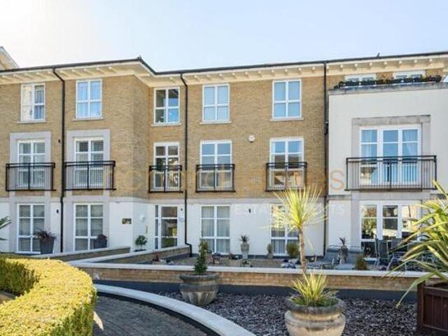 St. Vincents Lane, Mill Hill, 3 Bedroom Apartment