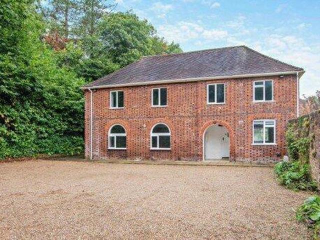 St. Vincents Lane, Addington, 4 Bedroom Detached