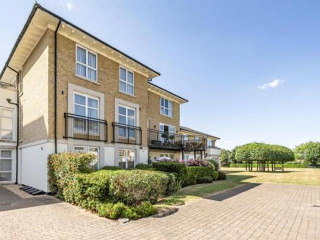 St. Vincents Lane, London, 3 Bedroom Apartment