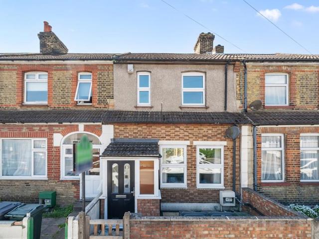 St. Vincents Road Dartford DA1 3 bed terraced house to rent £1,950 pcm £450 pw