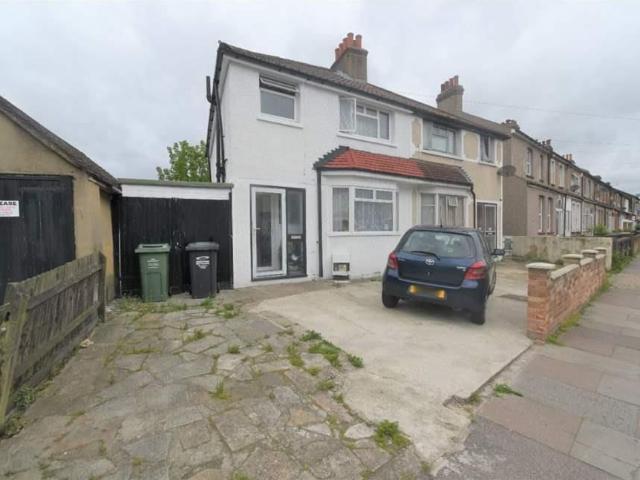 St Vincents Road, Dartford DA1, 3 bed semi detached house to rent, £2,000 pcm | PrimeLocation