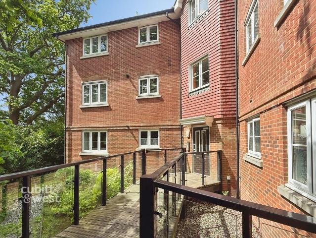 St. Aidan Close, Crawley RH11, 1 bed flat to rent, £1,300 pcm | PrimeLocation