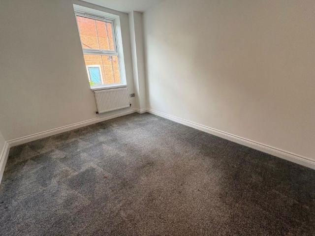 ST ALBANS CRESCENT, CHARMINSTER P07870