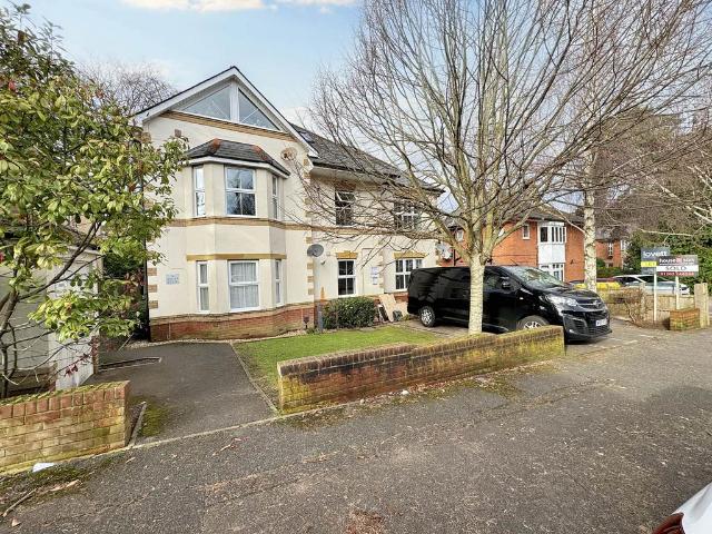 St Albans Crescent, Bournemouth BH8 2 bed flat to rent £1,150 pcm £265 pw