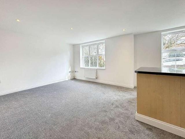 St Albans Crescent, Bournemouth, BH8