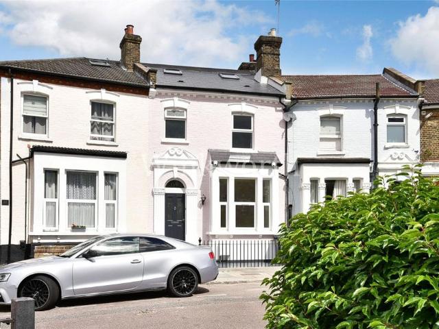 St Albans Crescent, London, N22 6 bed terraced house to rent £3,600 pcm £831 pw