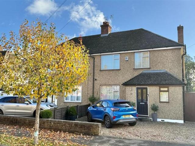 St. Albans AL4 3 bed semi detached house to rent £2,405 pcm £555 pw