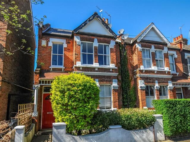 St Albans Avenue, Chiswick, London 2 bed flat to rent £2,680 pcm £618 pw