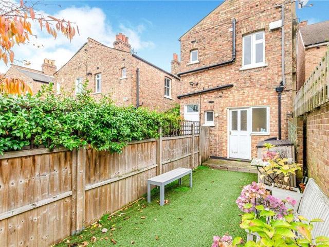 St. Albans Avenue, London W4, 2 bed flat to rent, £2,600 pcm | PrimeLocation