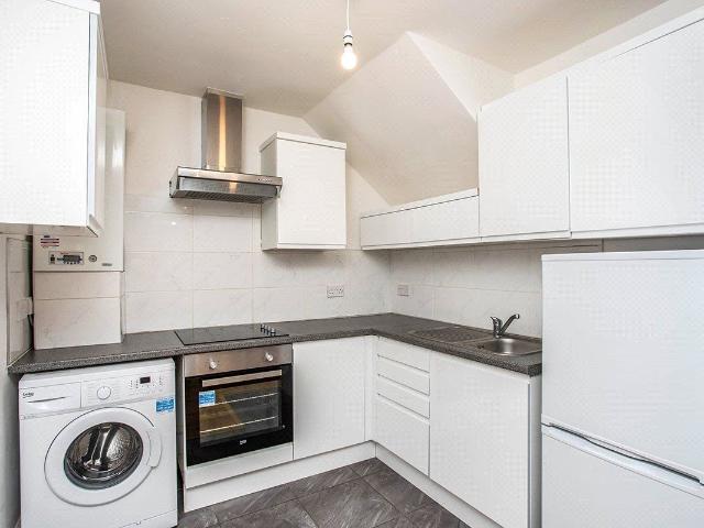 St. Albans Road, Watford WD17, 3 bed flat to rent, £1,700 pcm | PrimeLocation