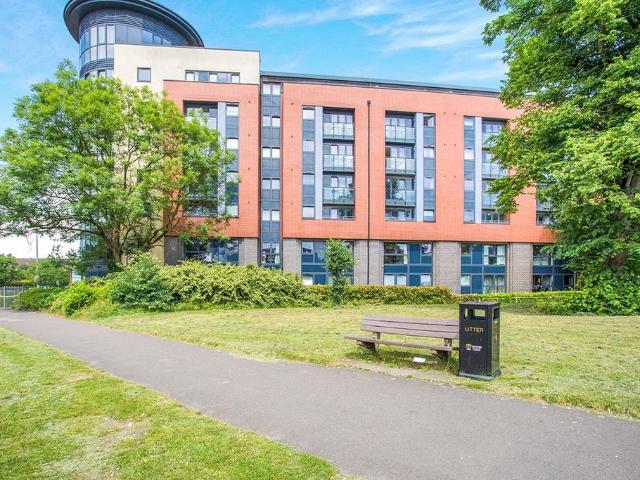 St. Albans Road, Watford WD17 2 bed flat to rent £1,700 pcm £392 pw