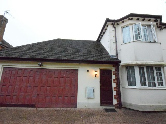 St. Albans Road West, Hatfield AL10, Room to rent, £700 pcm | PrimeLocation