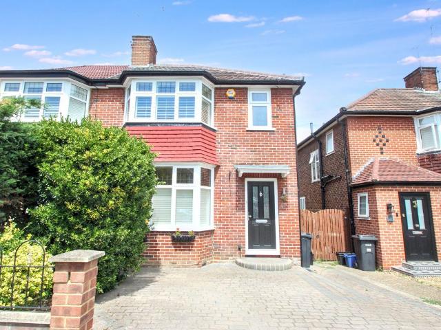 St. Albans Road, Woodford Green IG8, 3 bed semi detached house to rent, £2,700 pcm | PrimeLocation
