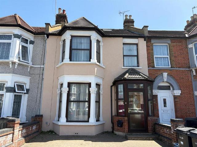 St. Albans Road, Ilford 4 bed house to rent £2,900 pcm £669 pw