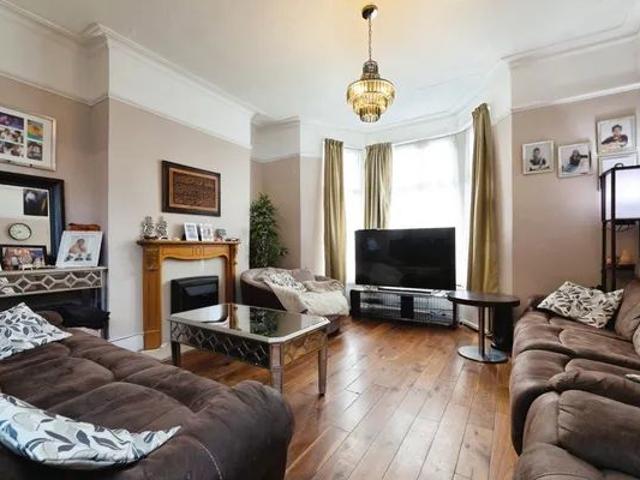St. Albans Road, Ilford, IG3, Property for rent