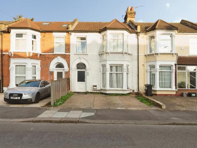St. Albans Road, ILFORD, IG3 4 bed house to rent £2,800 pcm £646 pw