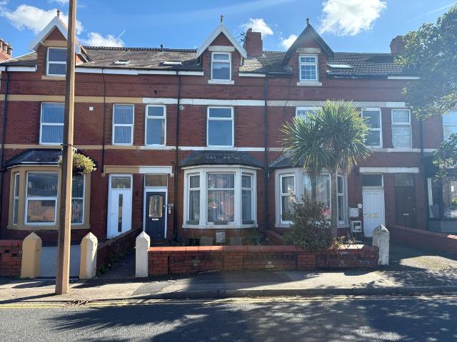 St. Albans Road, Lytham St. Annes FY8, 2 bed flat to rent, £775 pcm | PrimeLocation