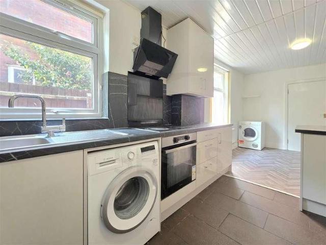 St. Albans Road, Off London Road, Leicester, LE2