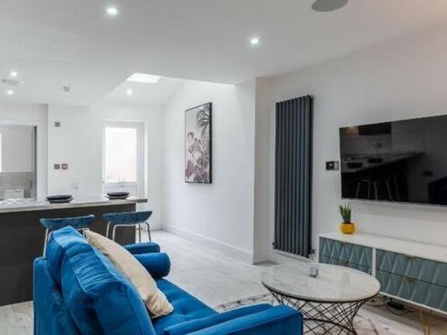 St. Albans Road, Swansea, 3 Bedroom Flat