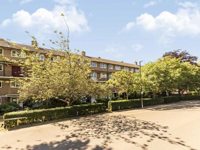 St. Albans Villas, London NW5 2 bed flat to rent £2,600 pcm £600 pw